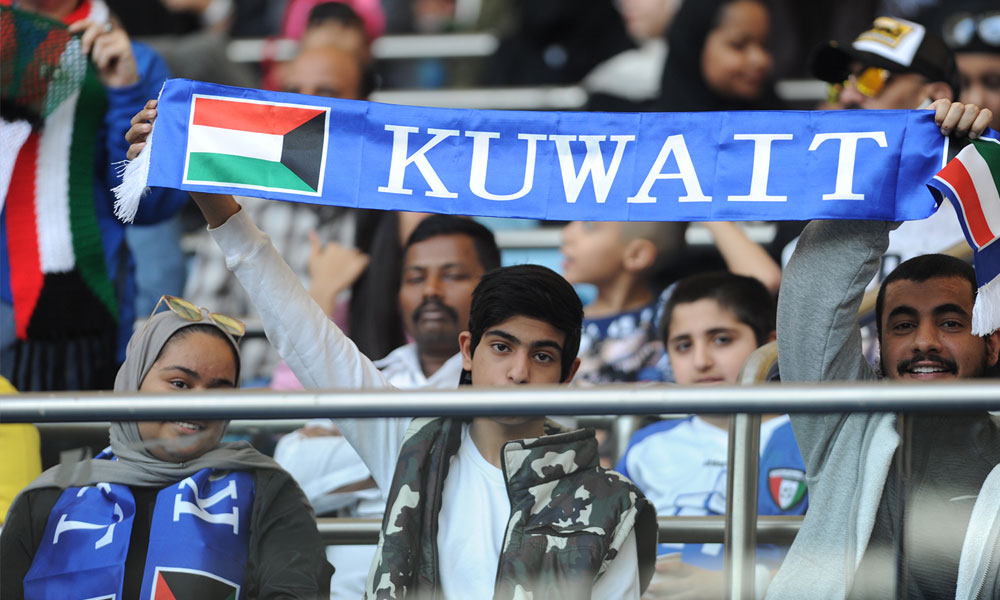 أنظار الجماهير الكويتية تتجه غدا للقاء المرتقب بين الأزرق ونظيره ...