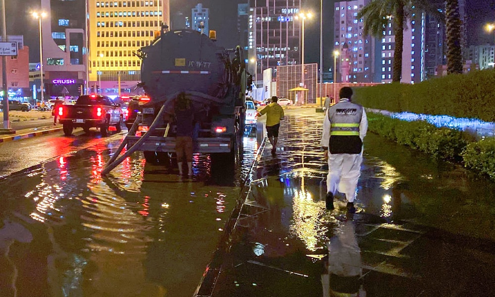 بلدية الكويت: تعاملنا مع 1257 بلاغا عن تجمعات مياه في العاصمة وحولي اثر ...